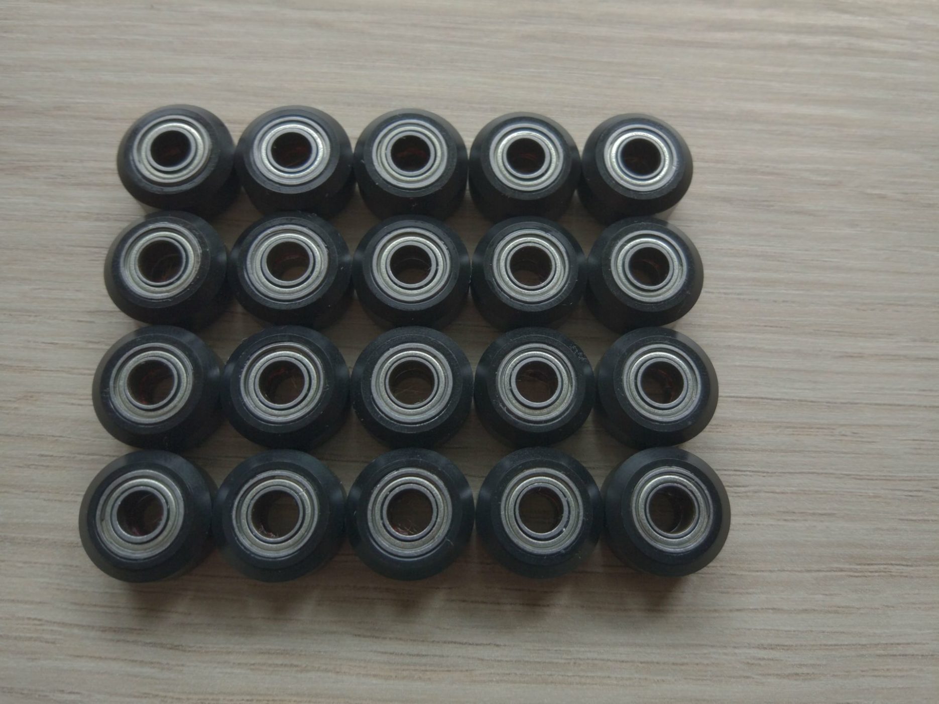 Building a “D-Bot” 3D printer – Dominic Dale